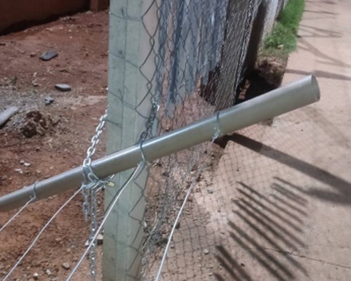 Motorista de 60 anos invade pátio de empresa e acaba preso por embriaguez ao volante e dano