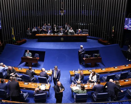 Alcolumbre trava tramitação da PEC do fim da 6x1 no Senado