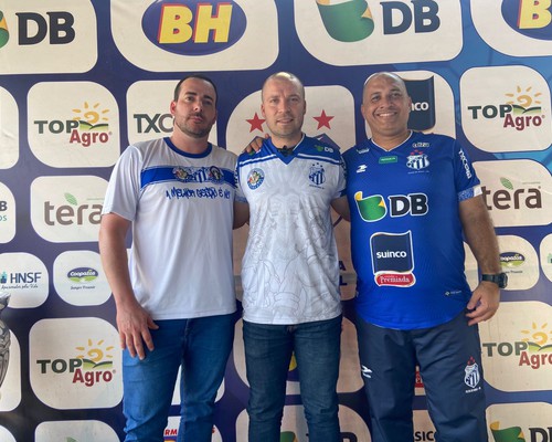 Em dia festivo na Arena DB, URT apresenta o técnico Bruno Formigoni ...